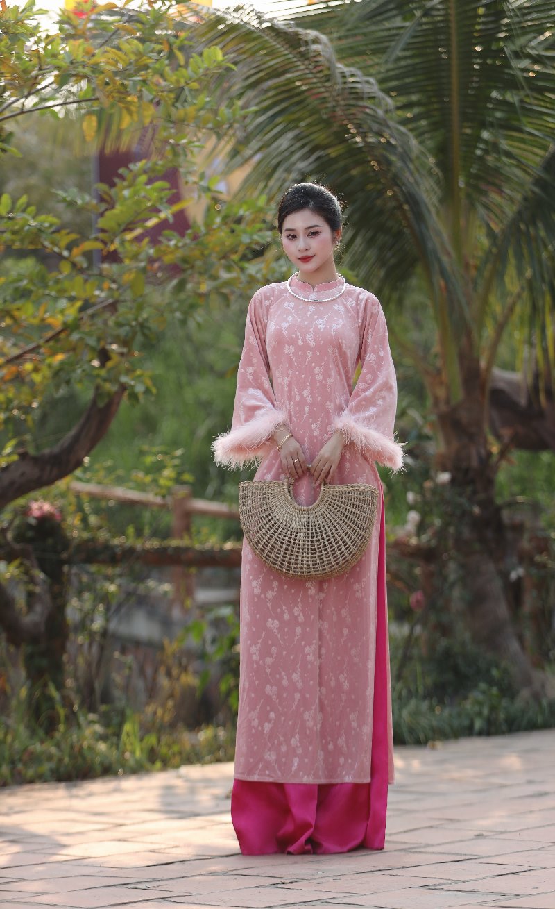 Áo dài cách tân tay rộng phối lông AD239